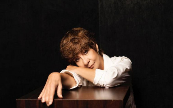 Sandra Pêra canta Belchior no Rival