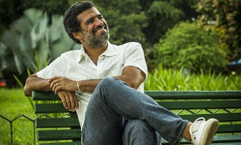 Pedro Miranda em voz e violão