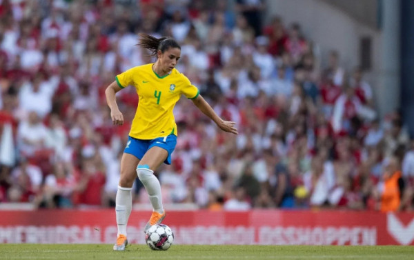 Orlando Pride anuncia contratação de Rafaelle, zagueira da seleção feminina