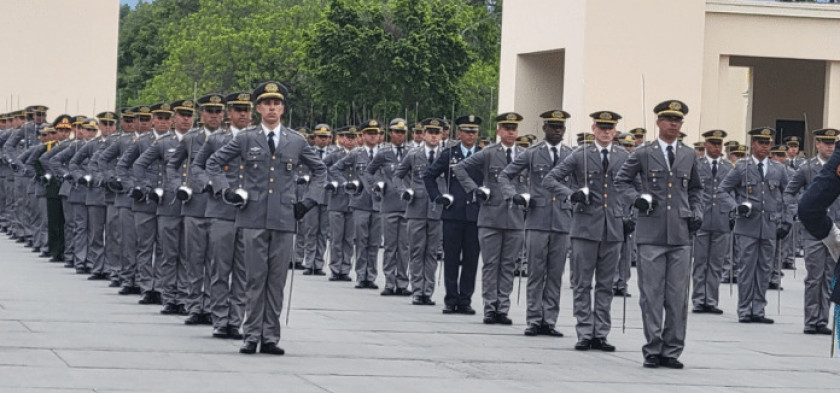 Aman forma nova turma de cadetes