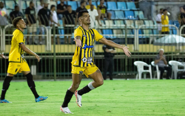 Voltaço e Flu ficam no 1 a 1 em partida do campeonato carioca