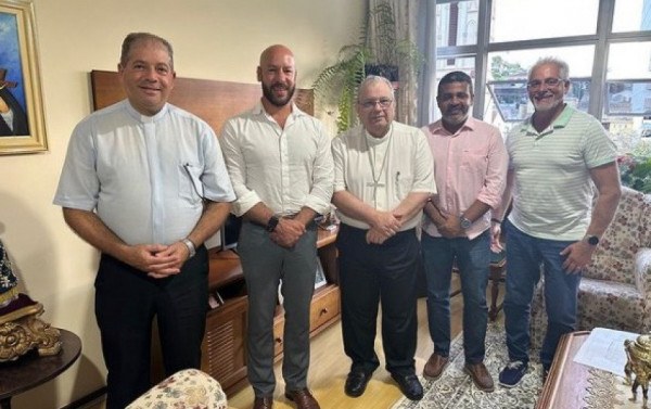 Coluna Magnavita: Visita