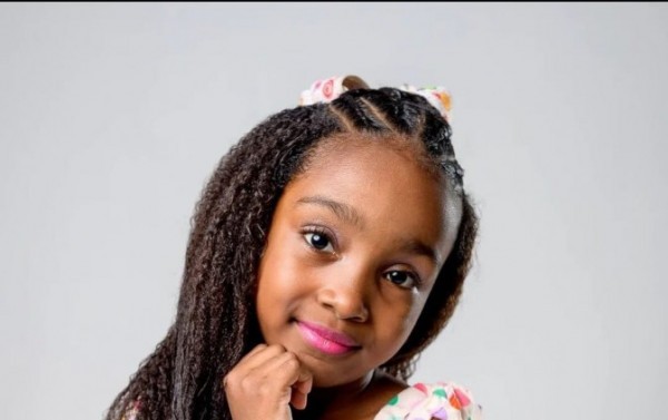 Modelo mirim tem sonho de seguir carreira profissional