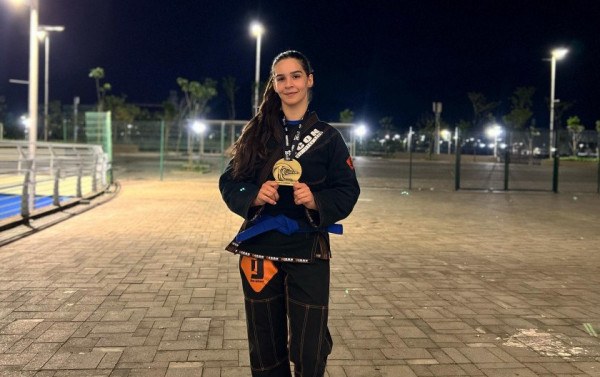 Gabriela Camara conquista medalha no Grand Slam Mundial de Jiu-jitsu